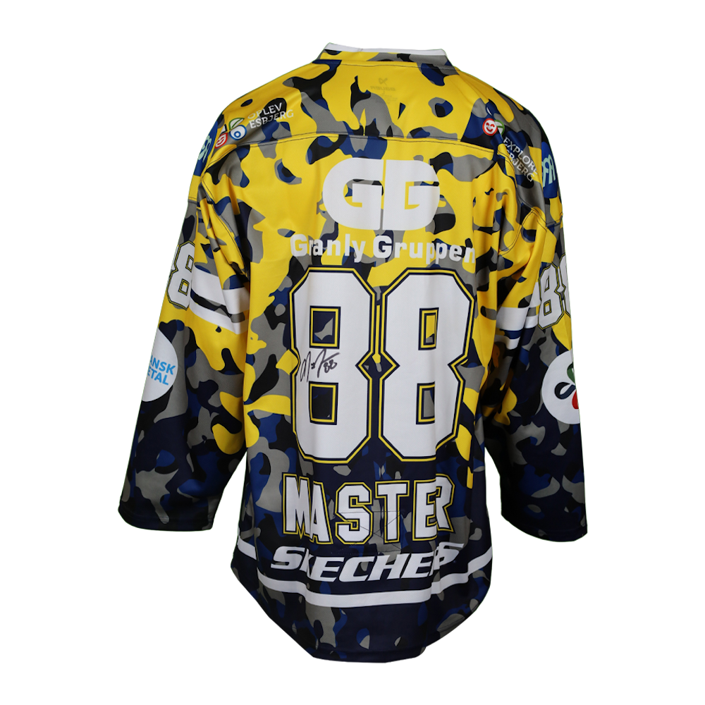 Nick Master | MatchWornShirt
