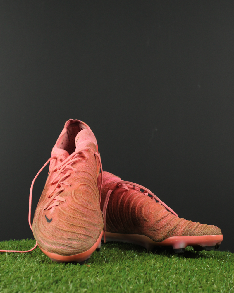 Signed Shoes | Wouter Goes | MatchWornShirt