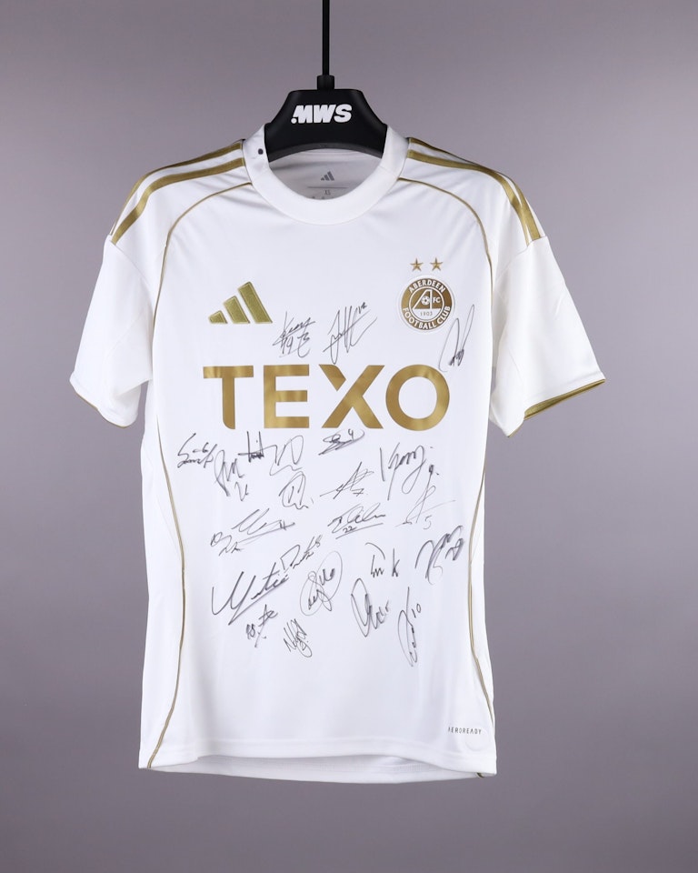 Squad Signed Shirt | Aberdeen | MatchWornShirt