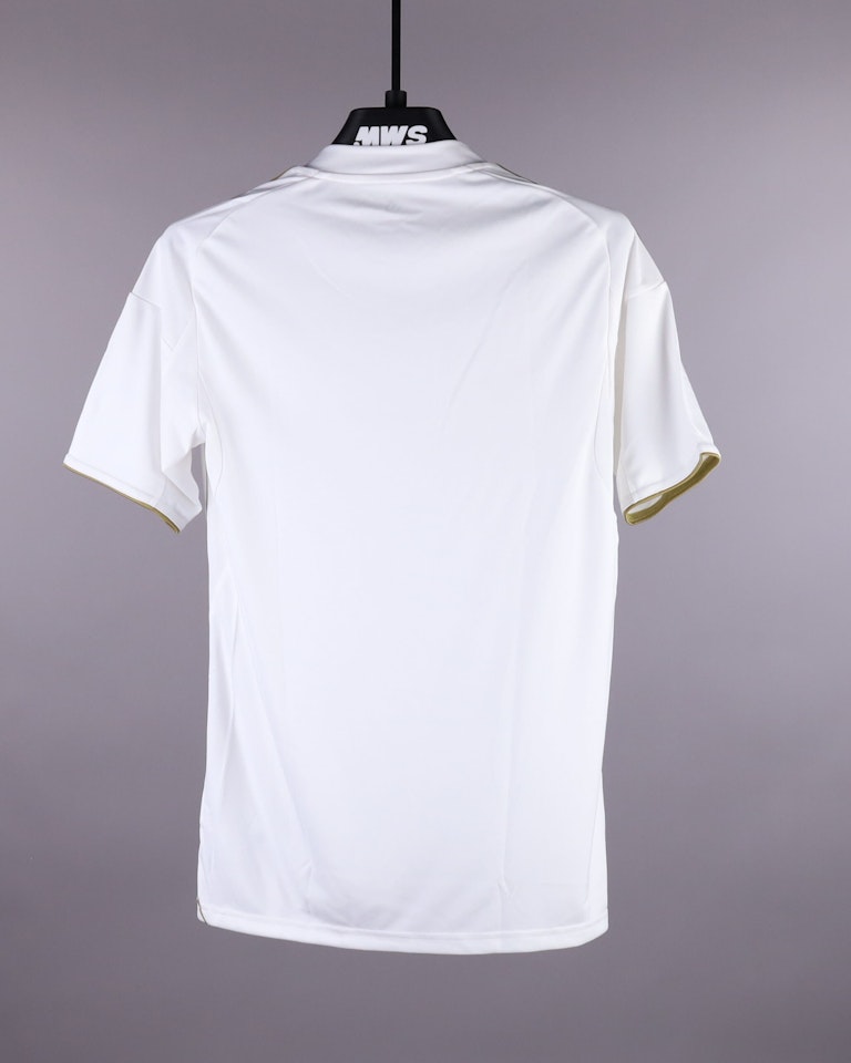 Squad Signed Shirt | Aberdeen | MatchWornShirt