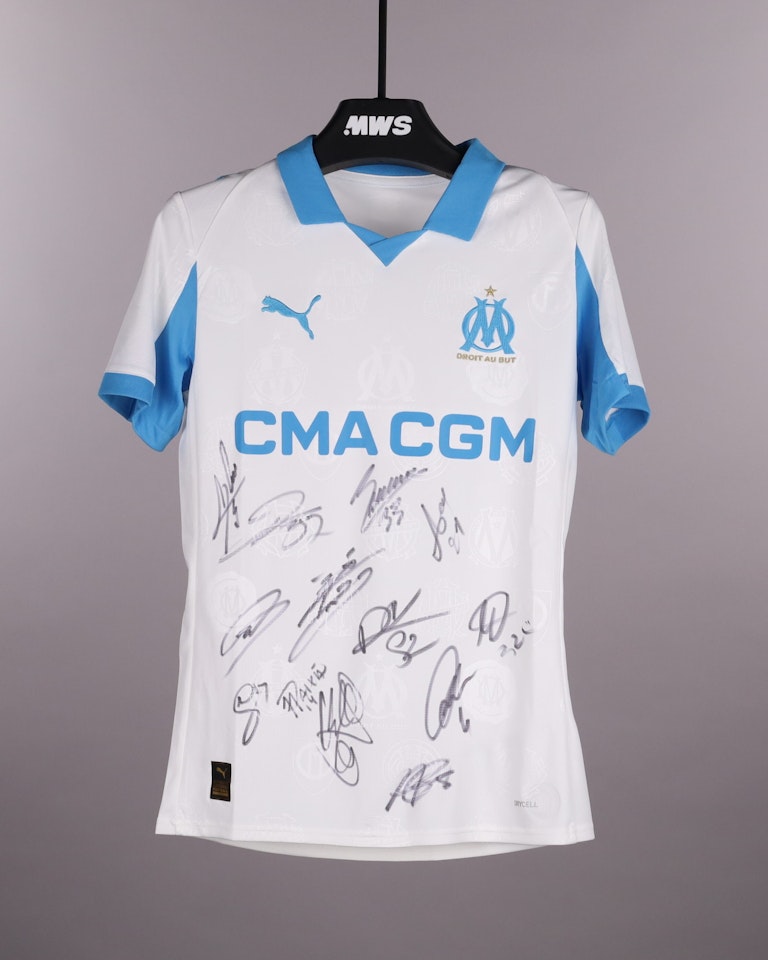 Squad Signed Shirt | MatchWornShirt