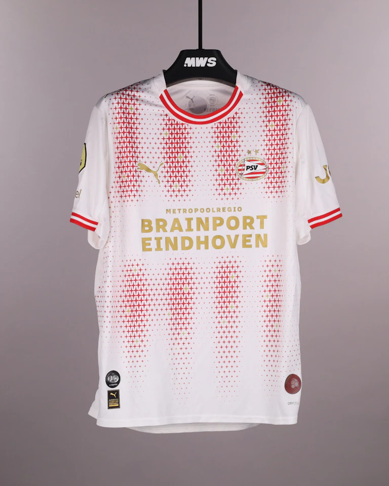Yarek Gasiorowski | MatchWornShirt